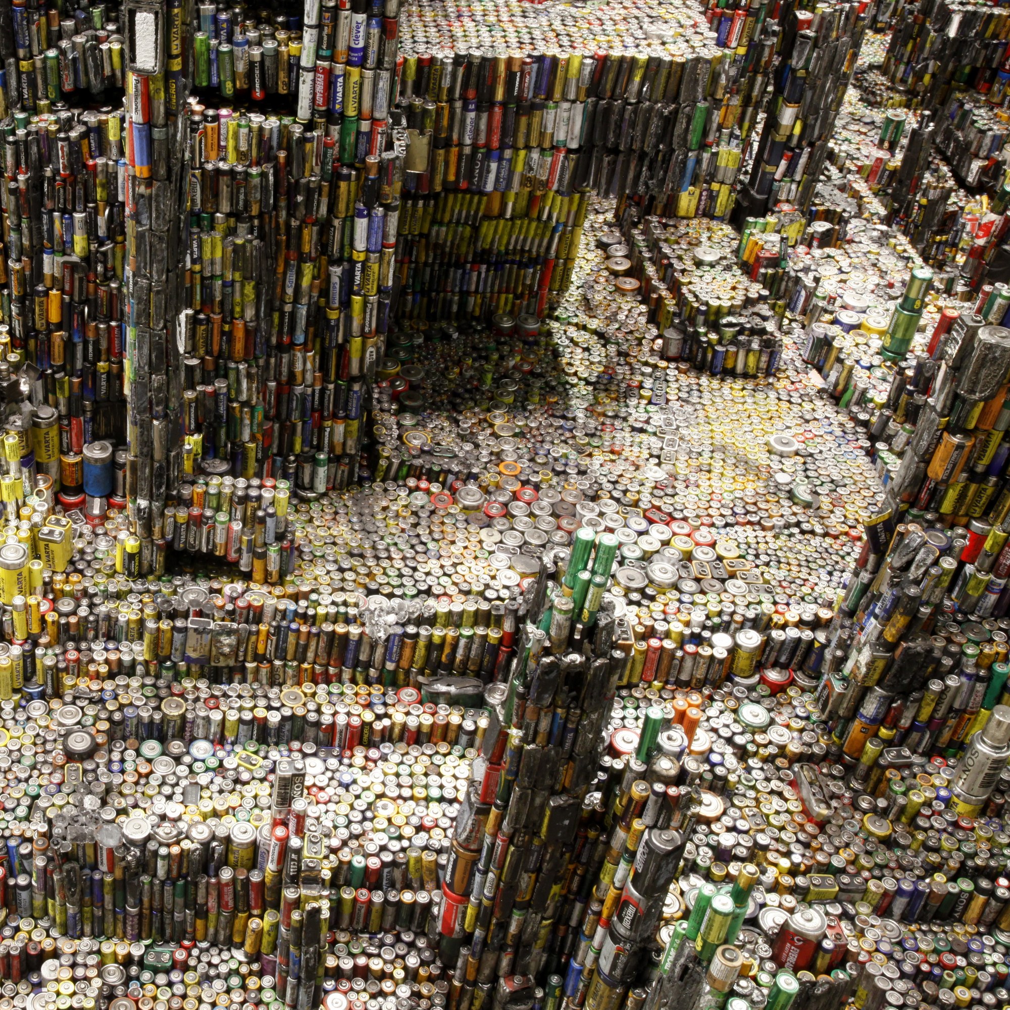 Krištof Kintera: A Junk Prothalamium — The Union of Nature and Technology