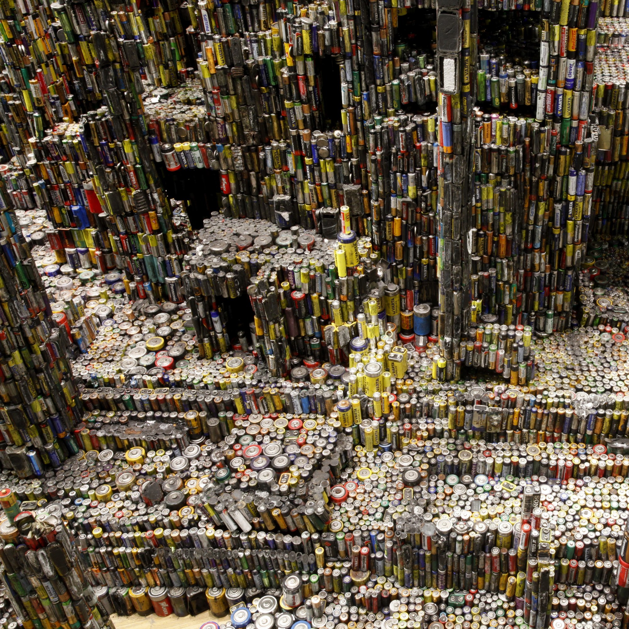 Krištof Kintera: A Junk Prothalamium — The Union of Nature and Technology