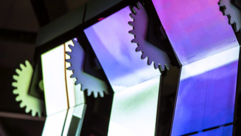 Looking into Sytske Nijp’s “Shift Box”