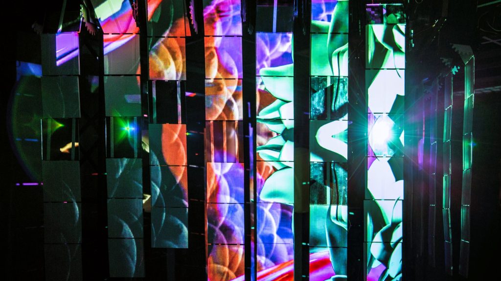 Looking into Sytske Nijp’s “Shift Box”
